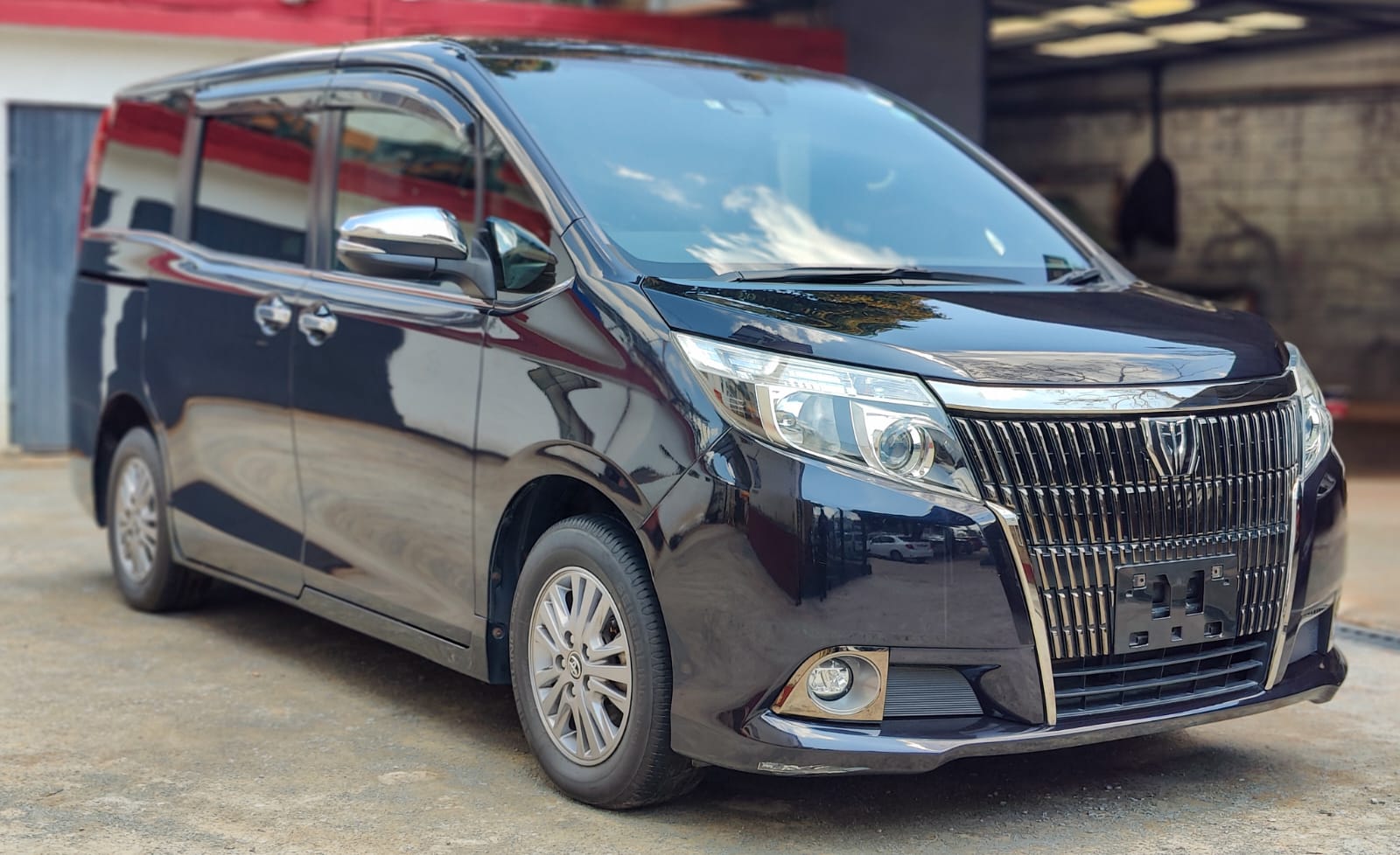 Home Cars - Universal Motors LTD